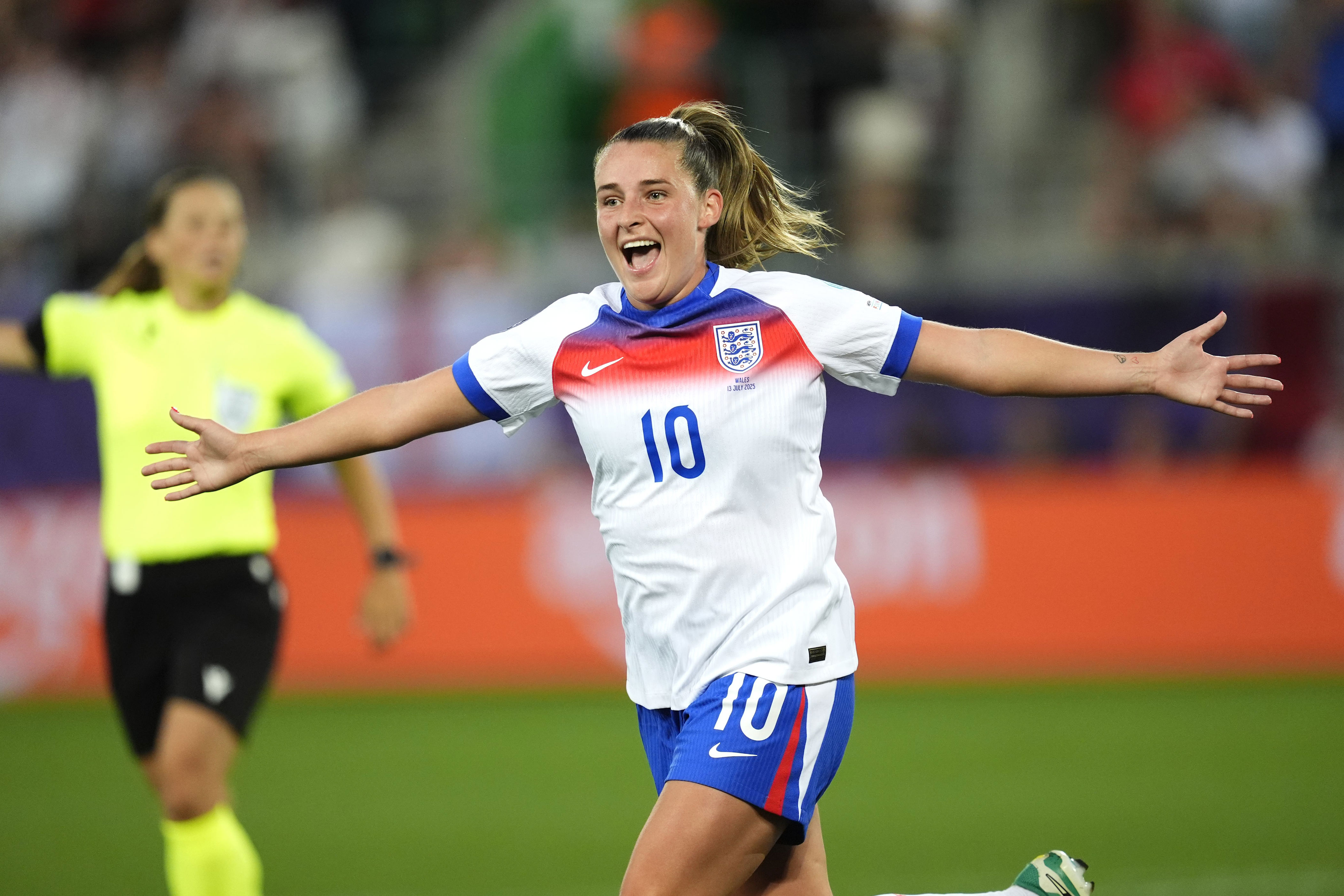 Monday’s briefing: Chelsea surprise Paris St Germain as Lionesses move forward