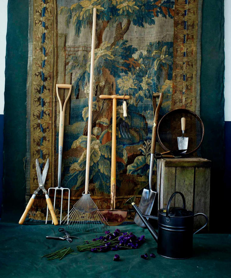 There are just 5 steps to create a Pinterest-worthy potting shed