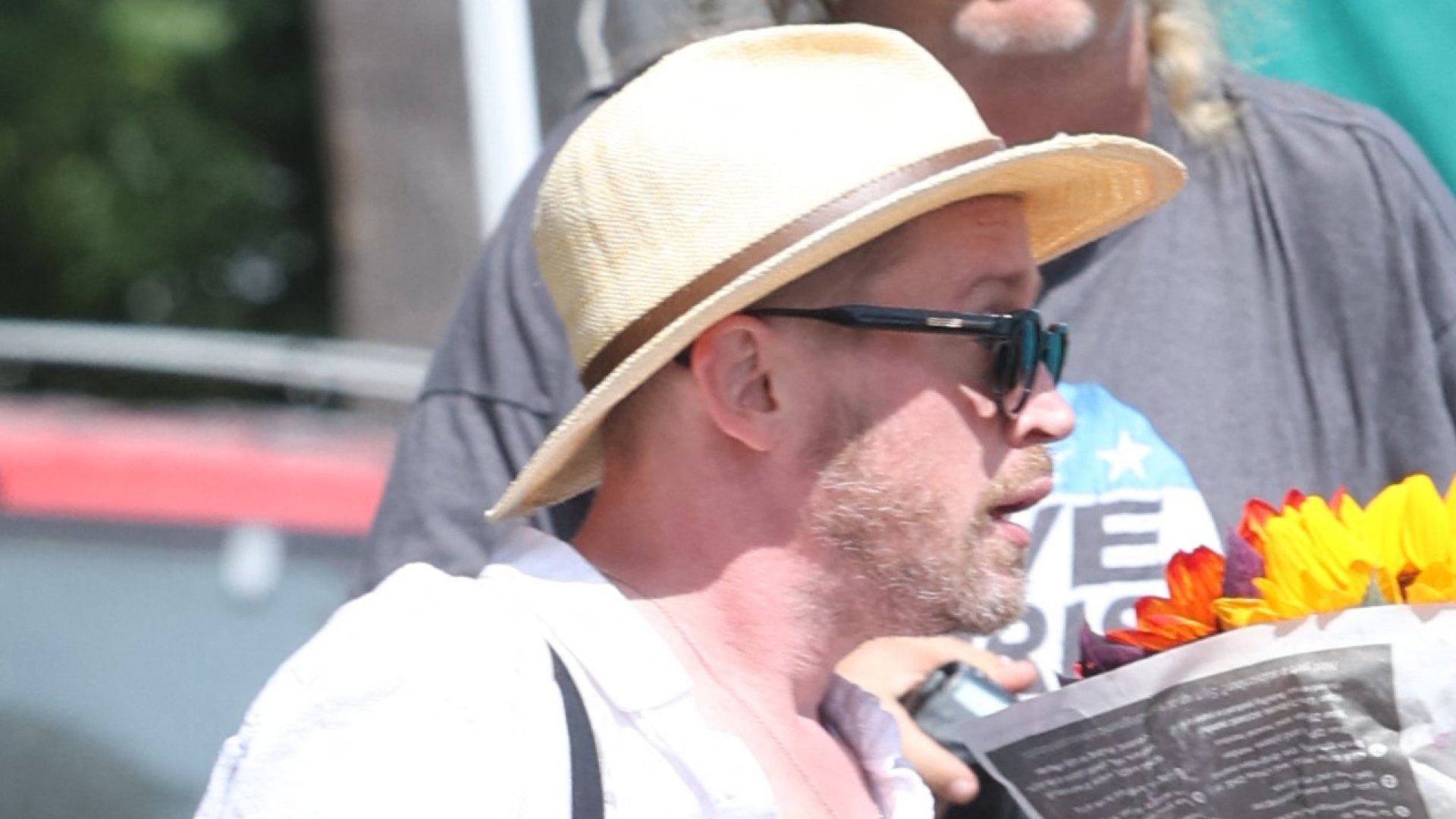 Macaulay Culkin Reunites With Friend Seth Green in Rare Public Appearance