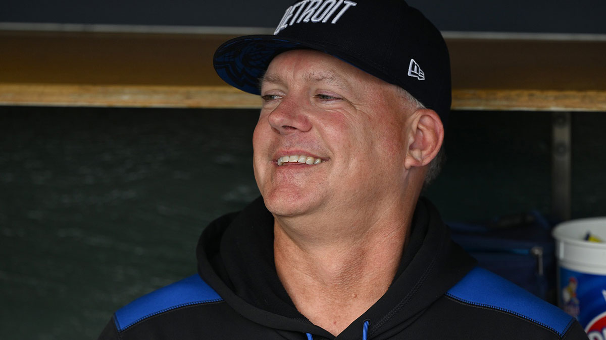 AJ Hinch shouts out Tigers fans after blowout win vs. Astros