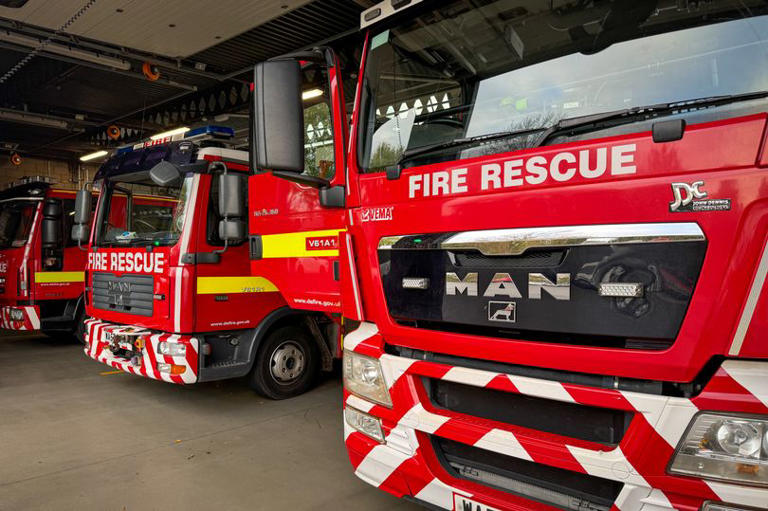 Crews tackle Burnham-on-Sea house fire for hours as smoke pours out