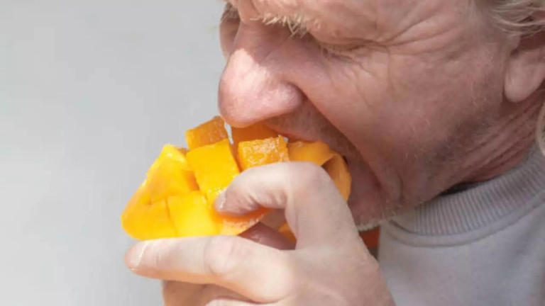 How people with diabetes can safely eat mango without increasing blood ...