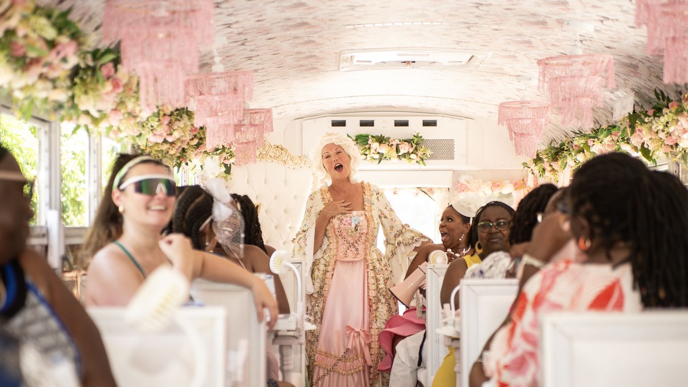 Explore Charlotte on a "Bridgerton"-inspired bus tour led by Queen ...