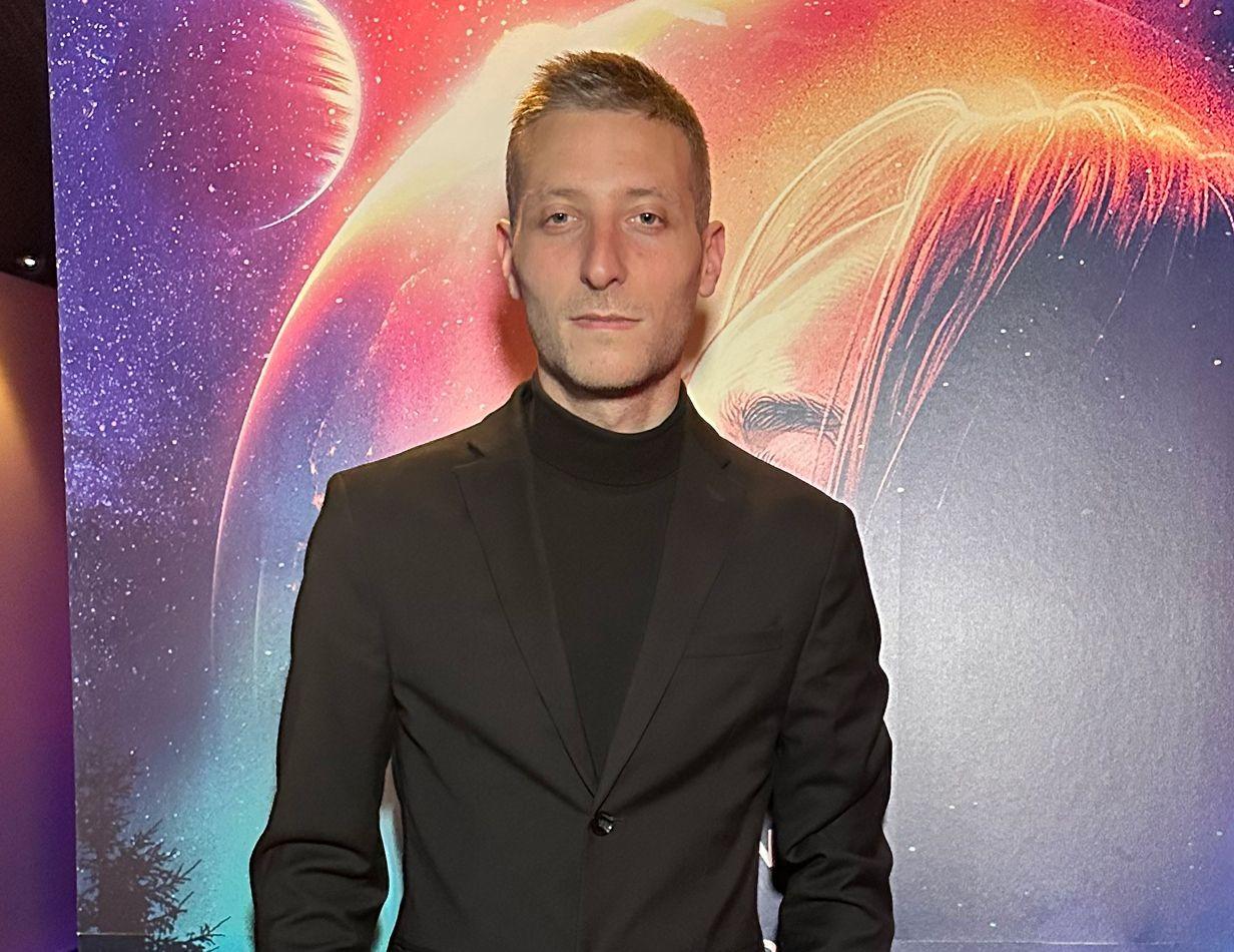 Award-winning magician Josh Hodis brings magic to the red carpet at Watch the Skies film premiere
