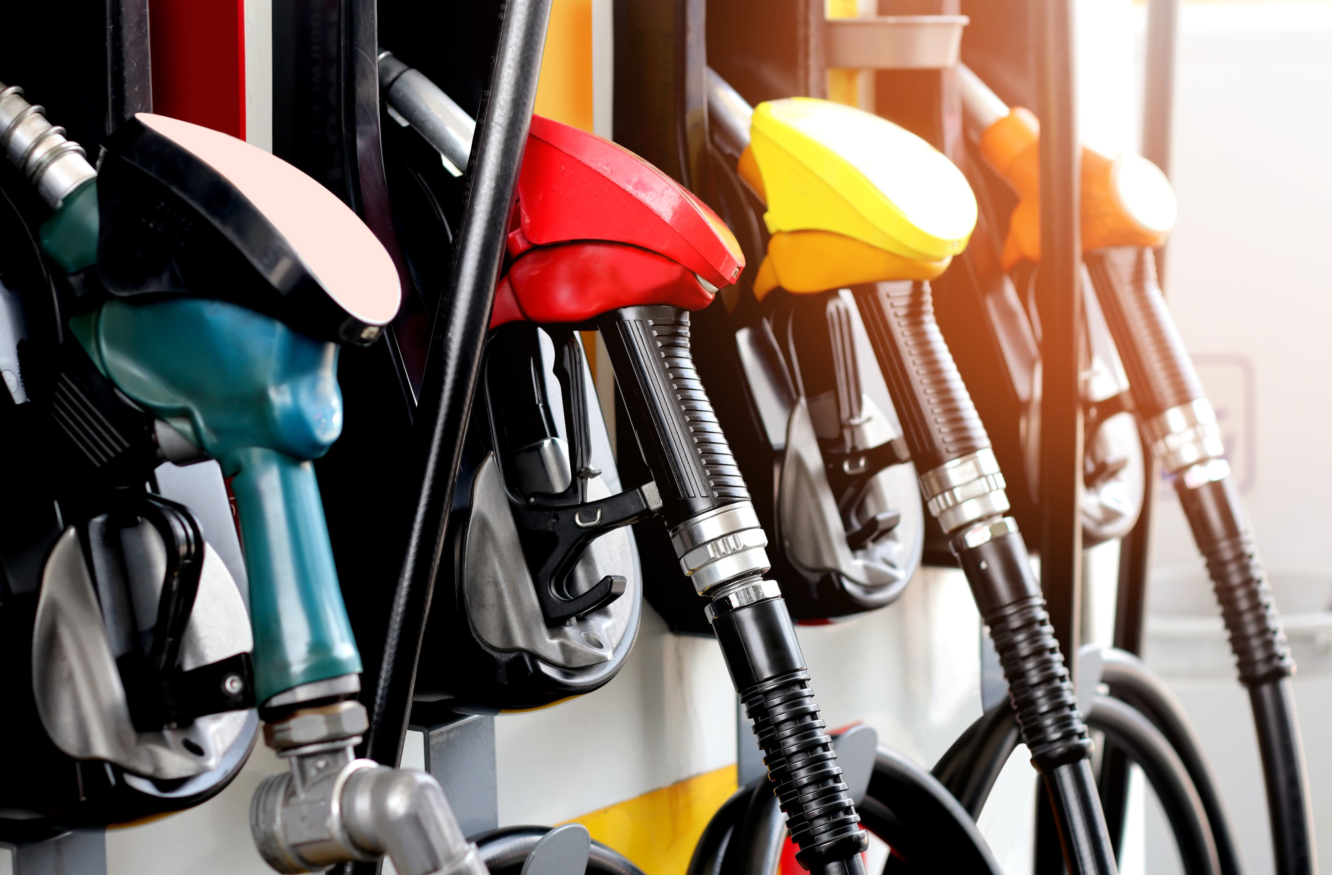 South Carolina gas prices tick up while national prices continue to drop
