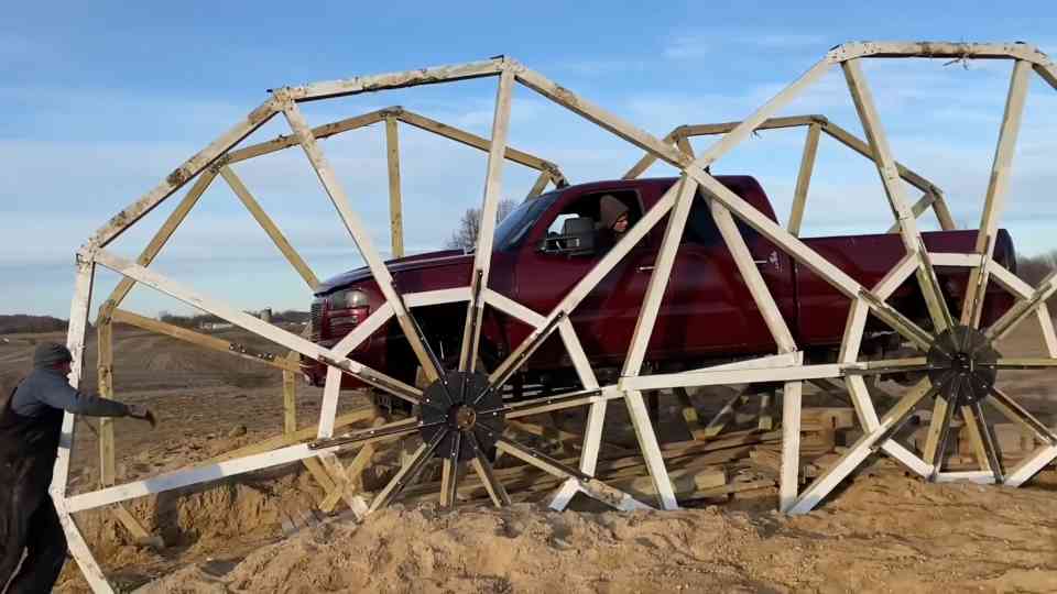 20-Foot Wheels on a Truck – This Shouldn’t Work