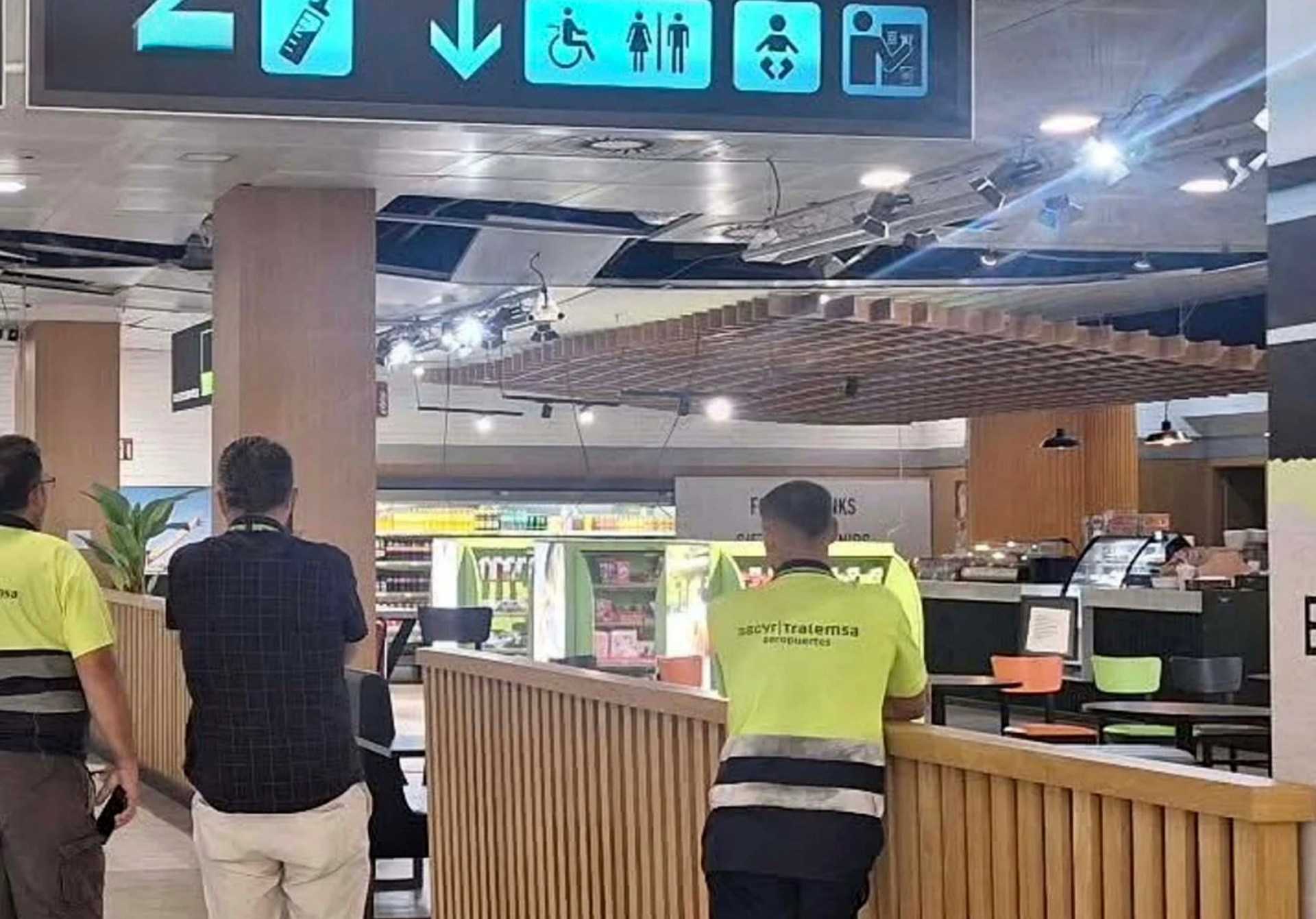 Earthquake in Spain causes airport roof to collapse