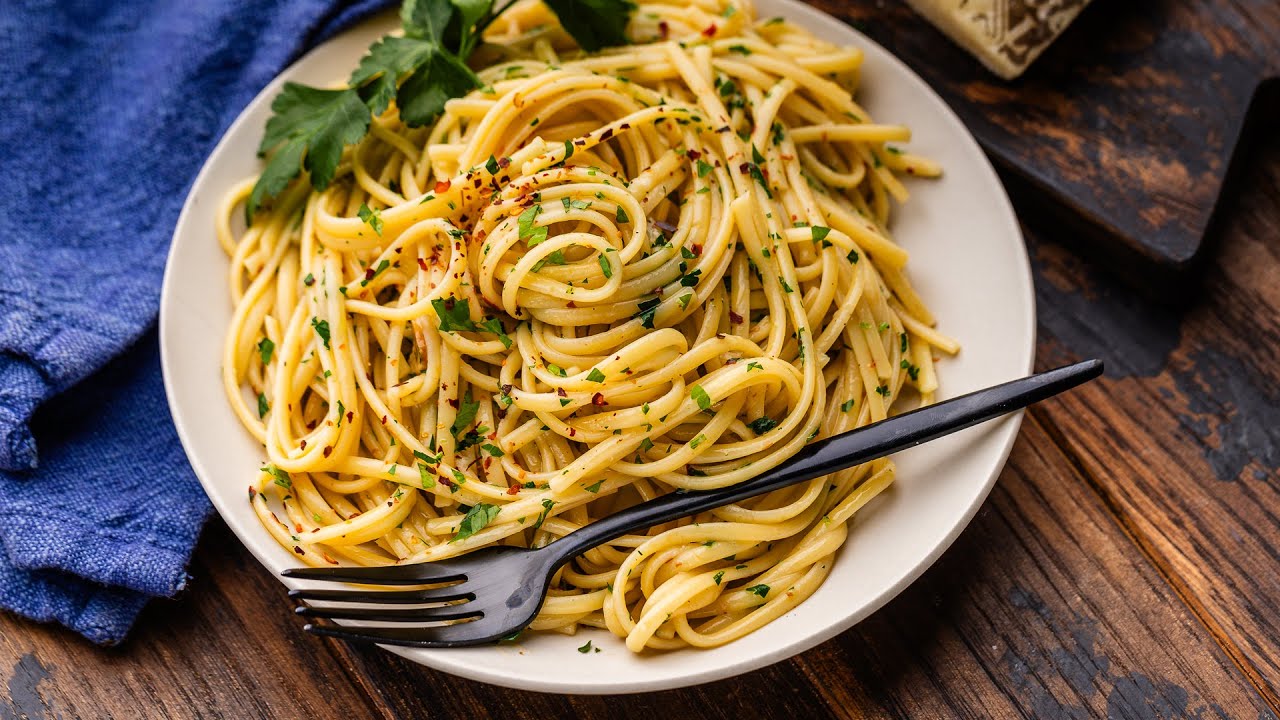 15 Minute Pasta That’s Big on Flavor, Light on Ingredients