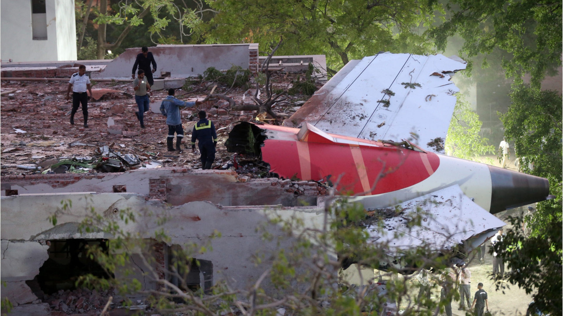 FAA and Boeing Say Fuel Switches Safe After Deadly Air India Crash