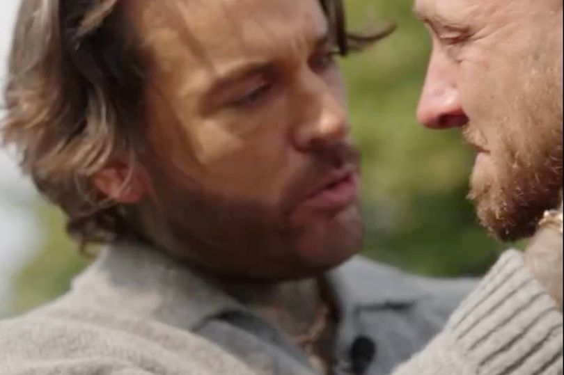 Pete Wicks begs Sam Thompson to 'calm yourself' after cosmetic ...