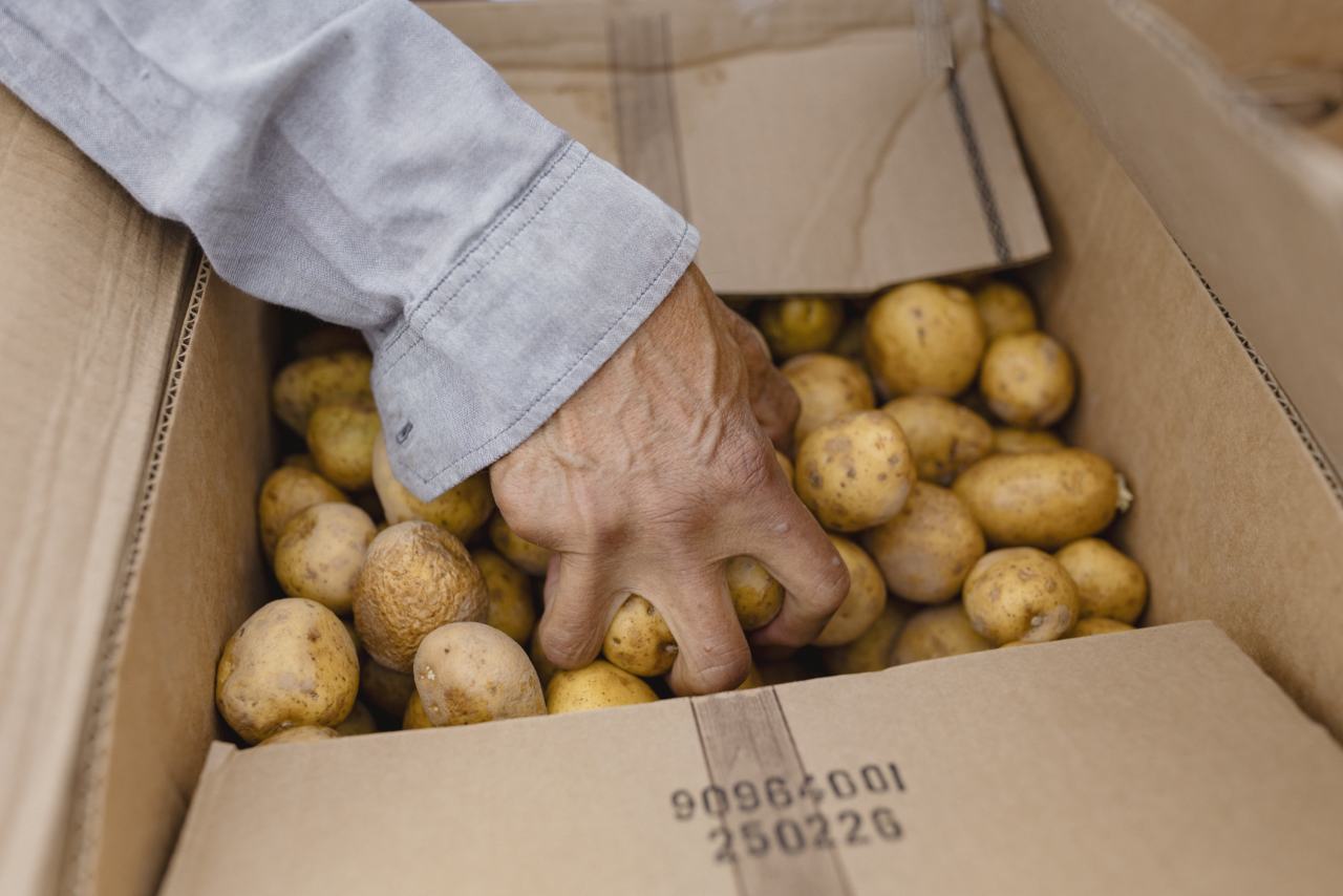 Food Banks Are Running Out of Food Exactly When More Americans Will ...