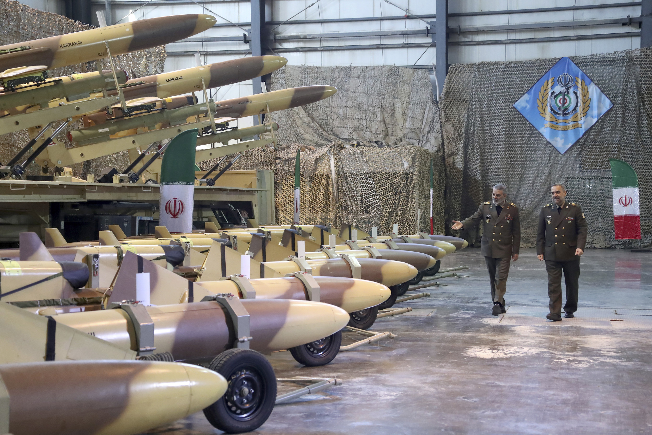 Iran's army makes new threat
