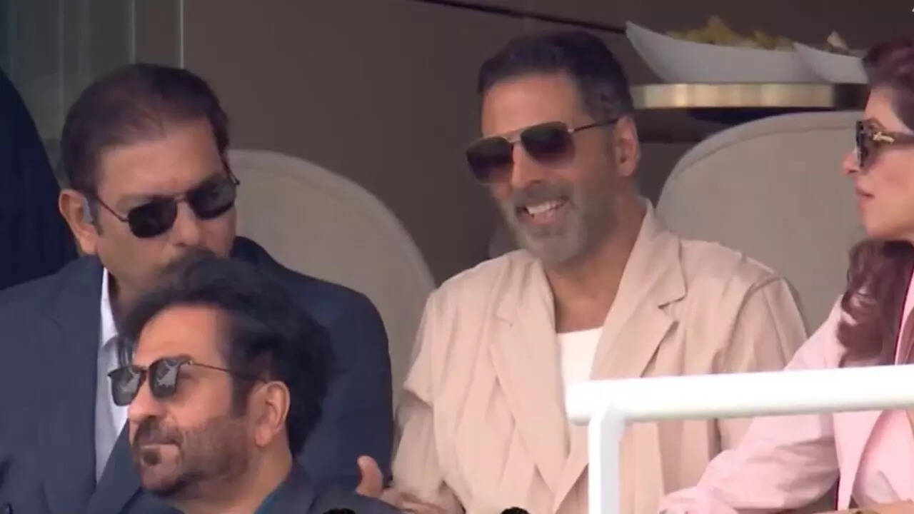 IND vs ENG: 'Khiladi' in the house! Akshay Kumar cheers Team India with ...