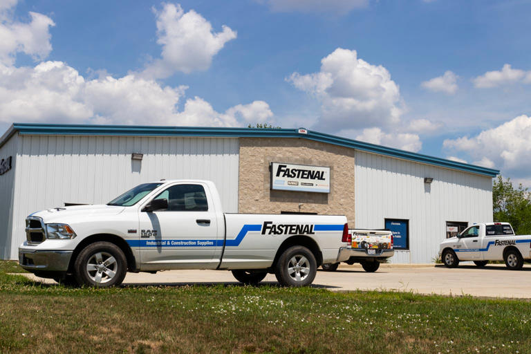 Fastenal shares slide after Q4 results show margin pressure