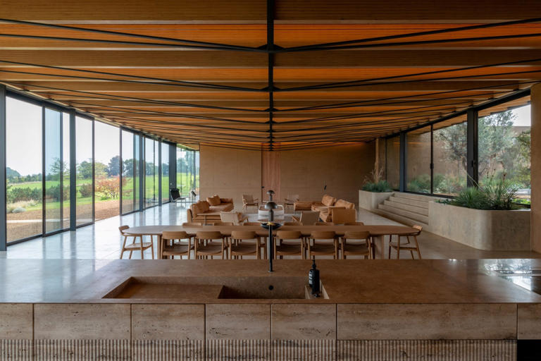 Inside Ellen DeGeneres and Portia de Rossi's award-winning, minimalist ...