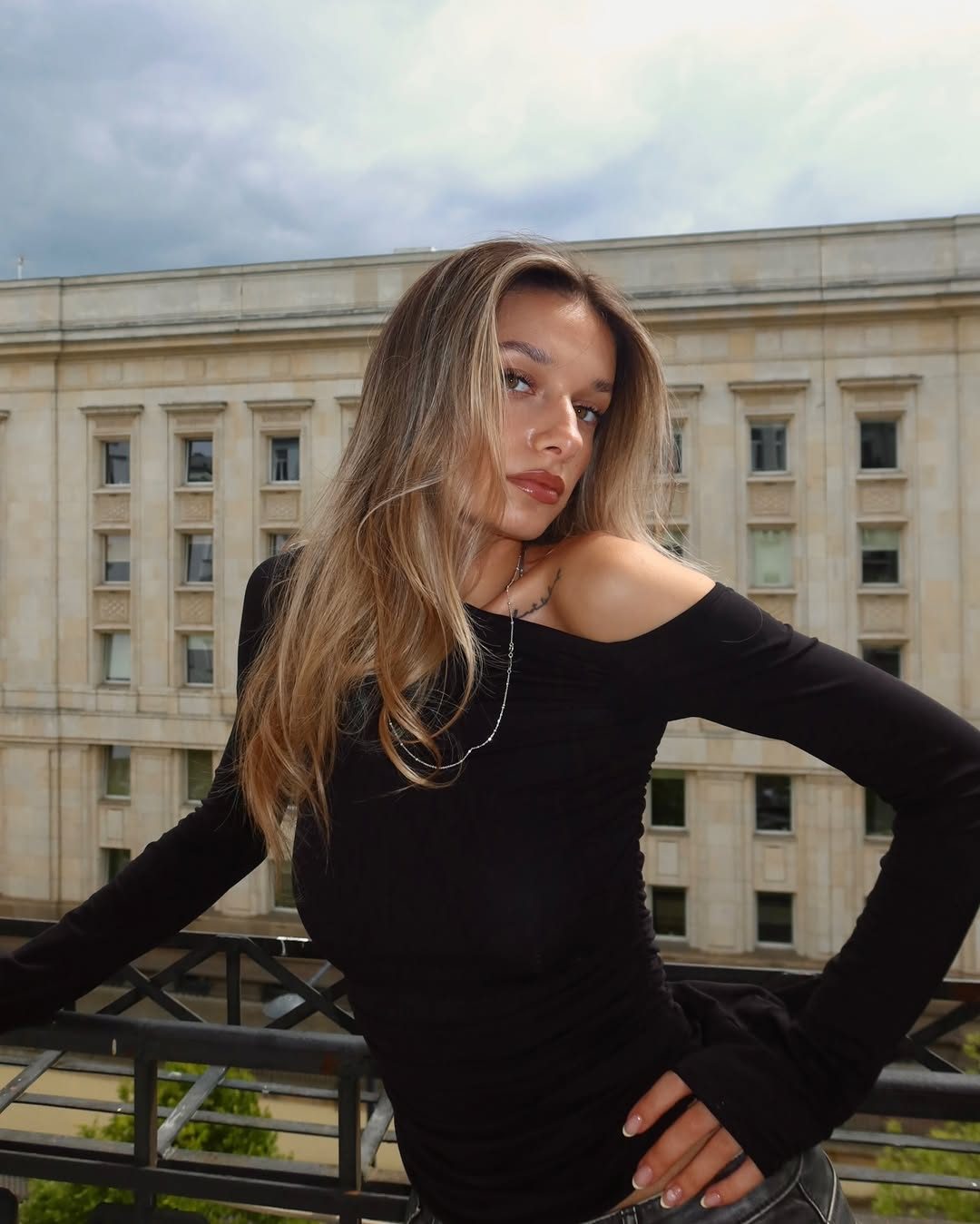 Zamiast podkładu: rytuał Inez Lis, który daje efekt „soft-lens glow” na ...