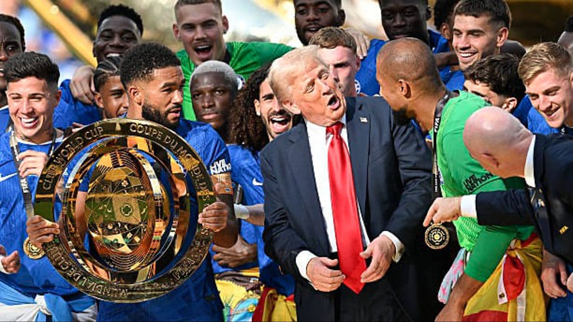 Trump wird von Fans ausgebuht, als Chelsea die Klub-WM gewinnt