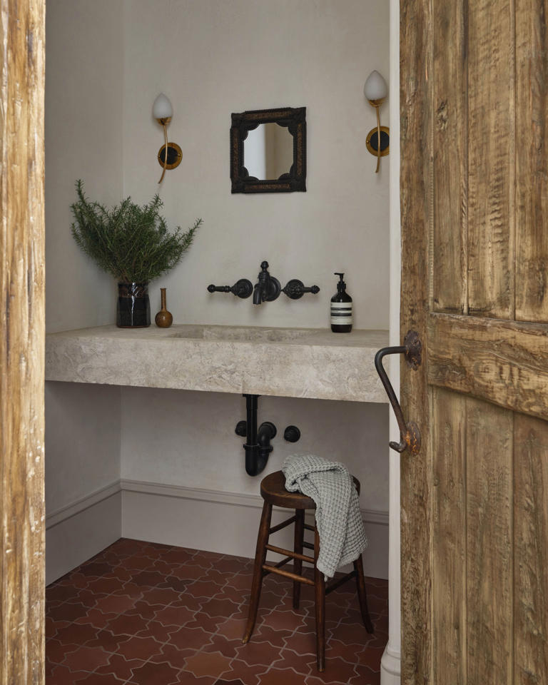 Tour a Country Manor in Beverly Hills That Evokes the Romantic French ...