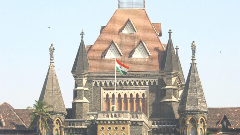 Bombay High Court quashes FIR against ex-Maharashtra DGP Sanjay Pandey ...