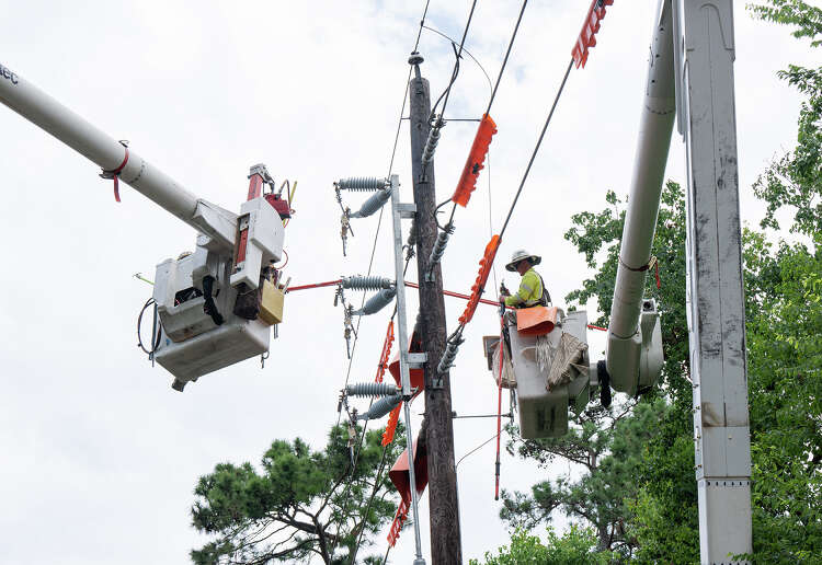 Some Houstonians were without cell service longer than power post-Beryl ...