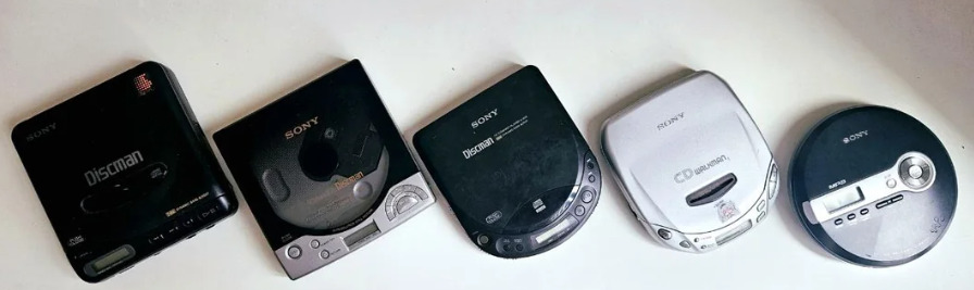 25 Tech Gadgets Everyone Wanted in the 1990s
