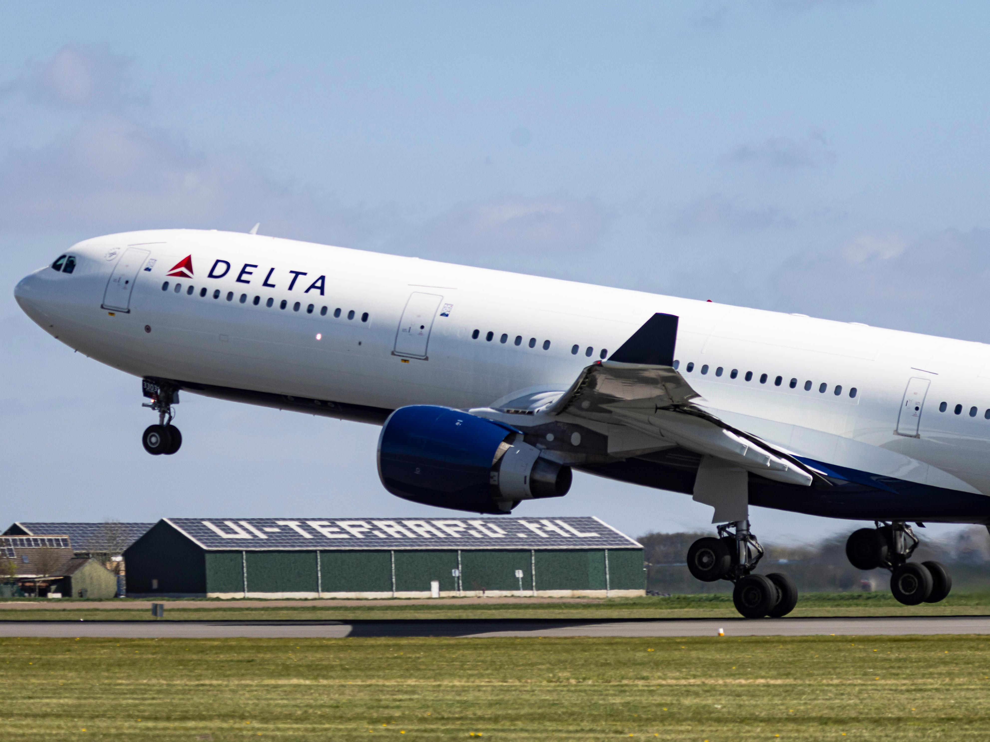 A Delta plane had to U-turn after flying through a hailstorm that ...