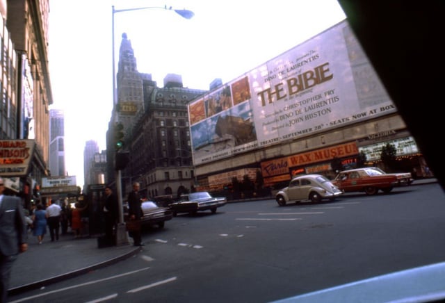 Live Life Back In 1966 With 25 Retro Photos