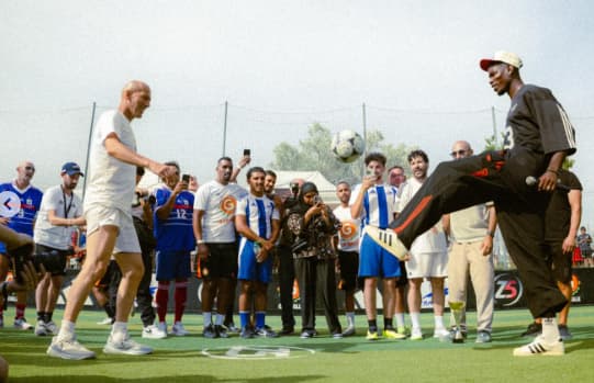 "Tu veux que je dorme après ça?": Pogba aux anges après avoir jonglé ...