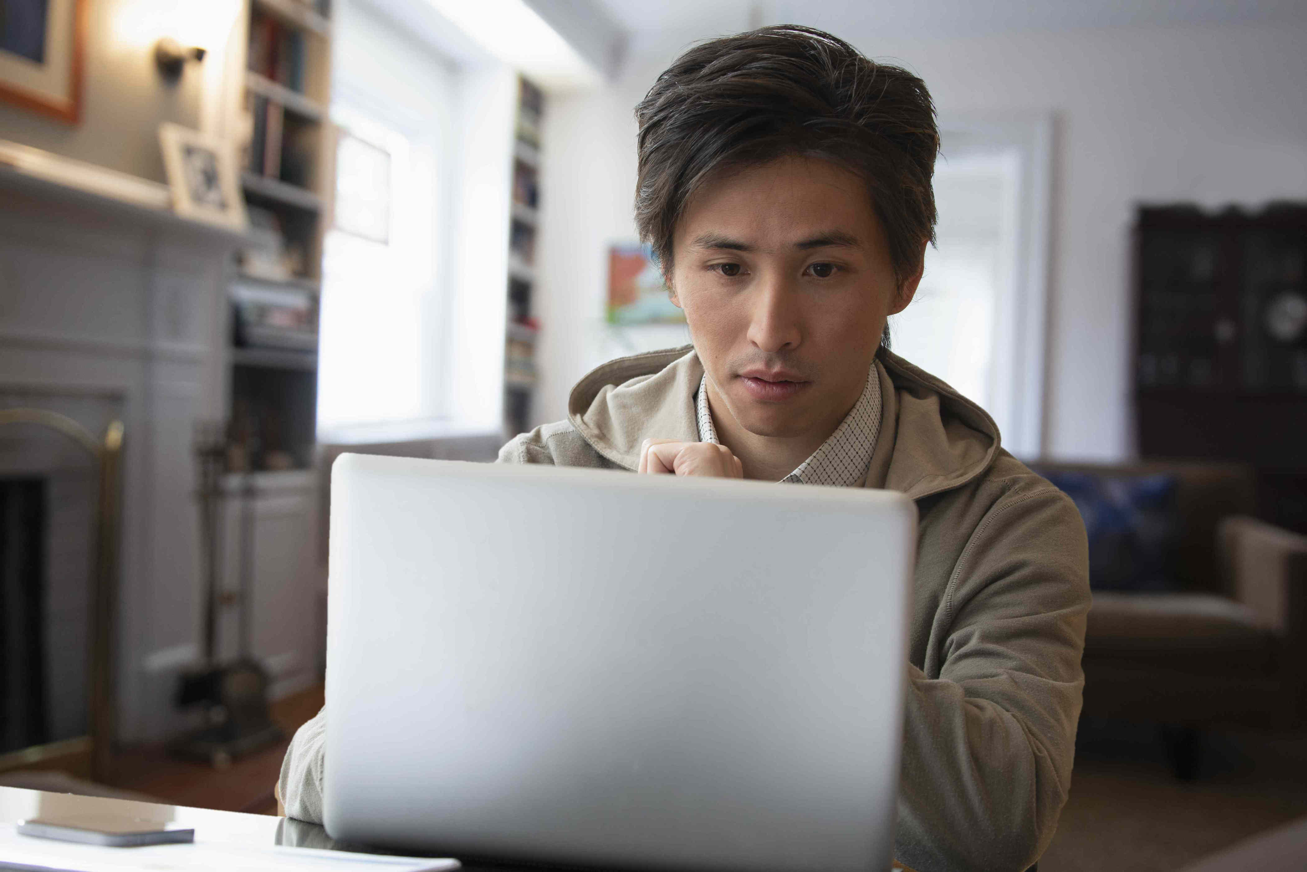 What Effects Would Mass Student Loan Defaults Have on the US Economy?