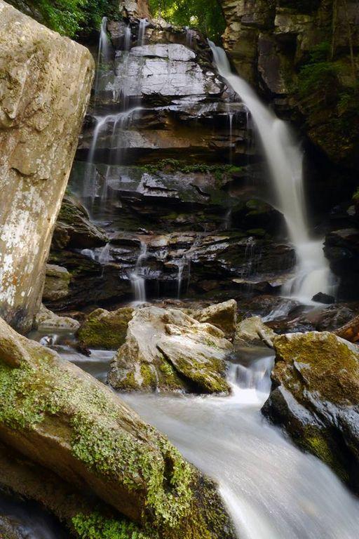 One dead in weekend accident at Big Bradley Falls in Saluda