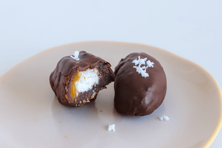 Homemade Chocolate Bounty Dates