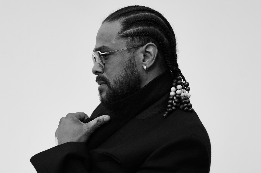 Maxwell Sets Sail for Upcoming ‘Silent Serenade' Residency, Third Ocean ...