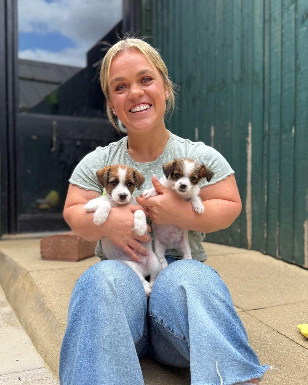 Five-time Paralympic gold medallist Ellie Simmonds visits rehoming ...
