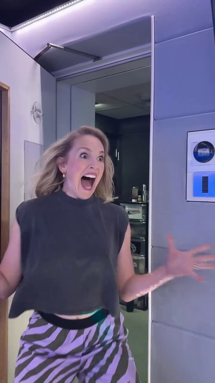 Jess Glynne meets Jet2 voice behind viral summer hit