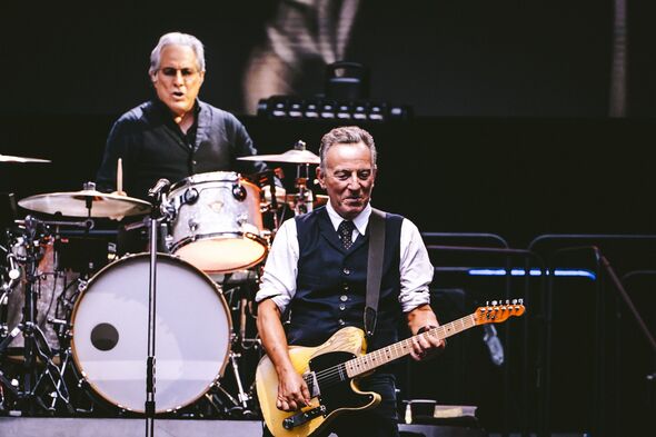 Bruce Springsteen surprises fans as he joins country star on stage