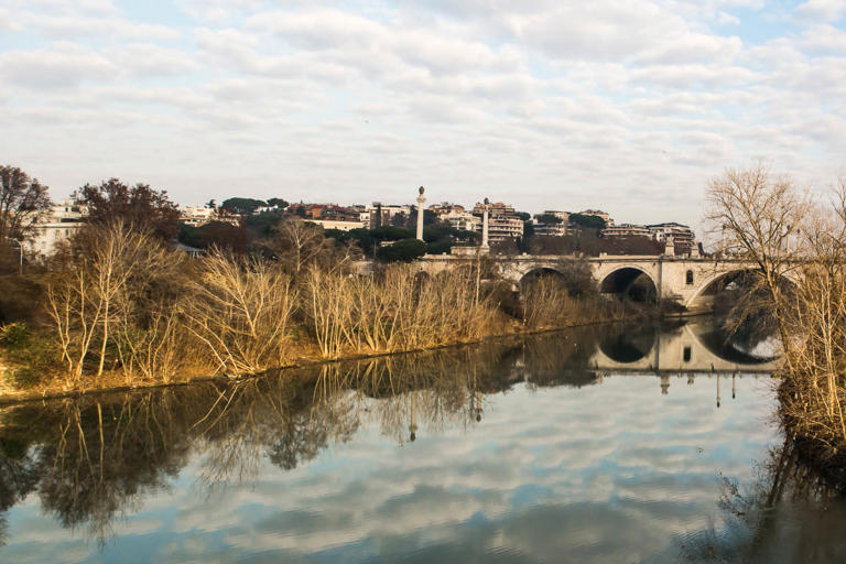 Rome’s Prettiest Bridges You’ll Want to Cross Twice