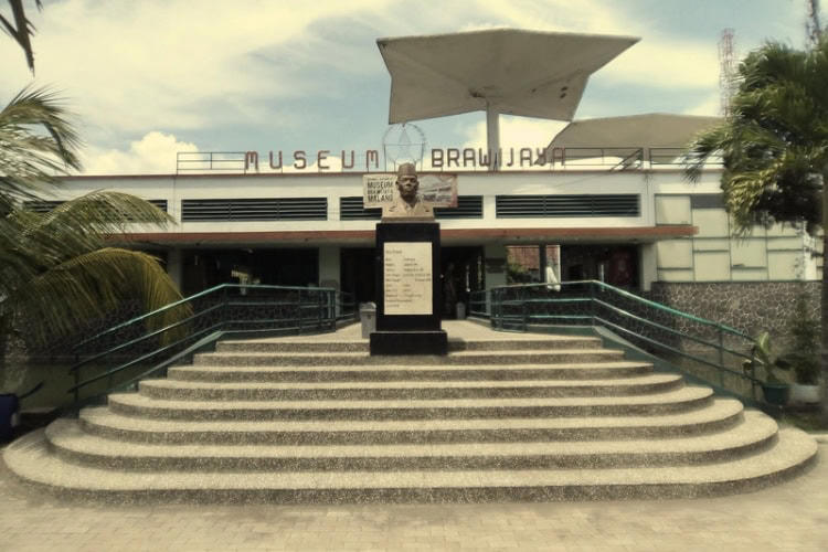 Stone Pigeons and Street Poetry: The Hidden World Behind Malang’s ...