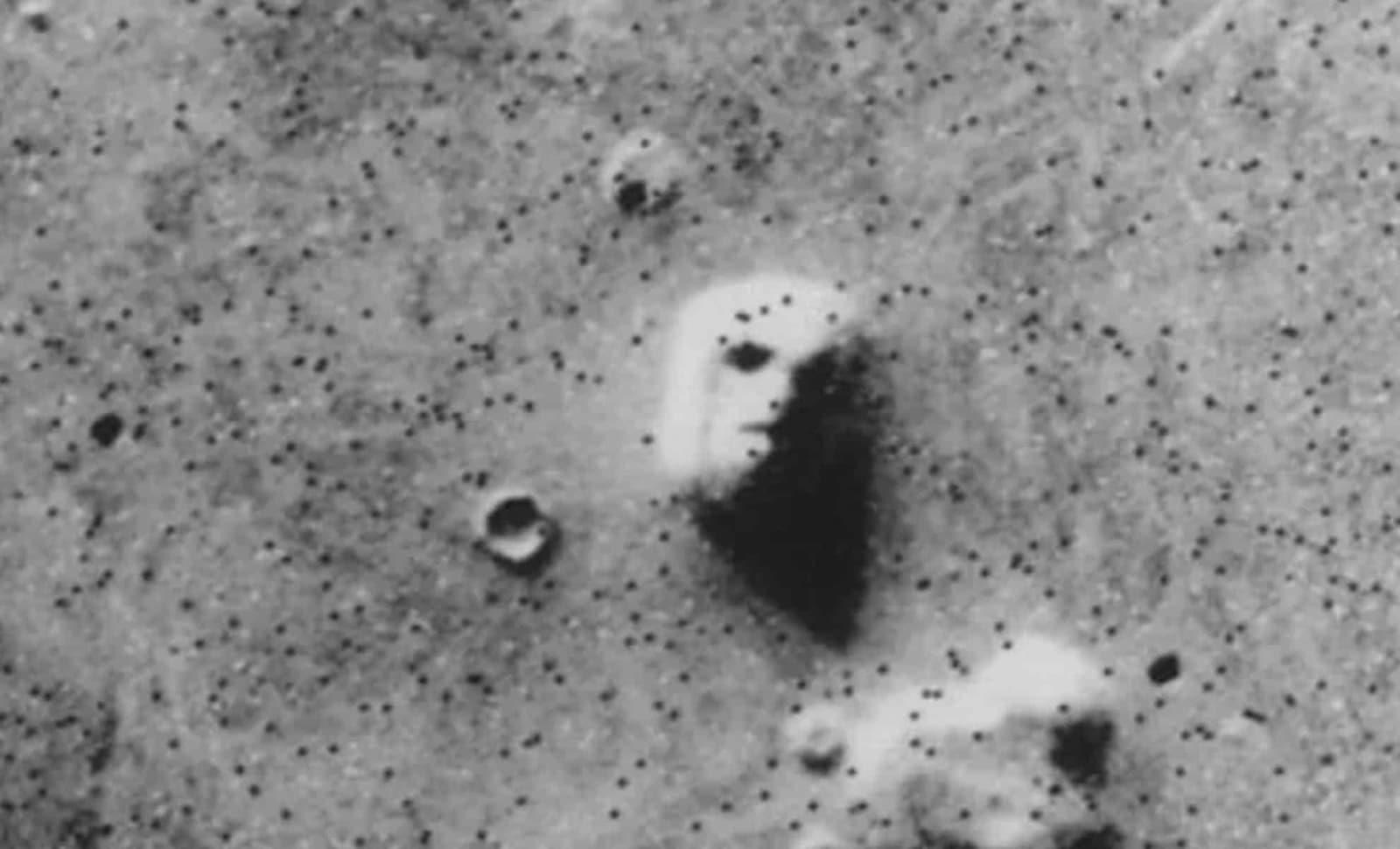 NASA Spots Eerie Face on Mars: What’s Hiding Behind This Strange Formation?