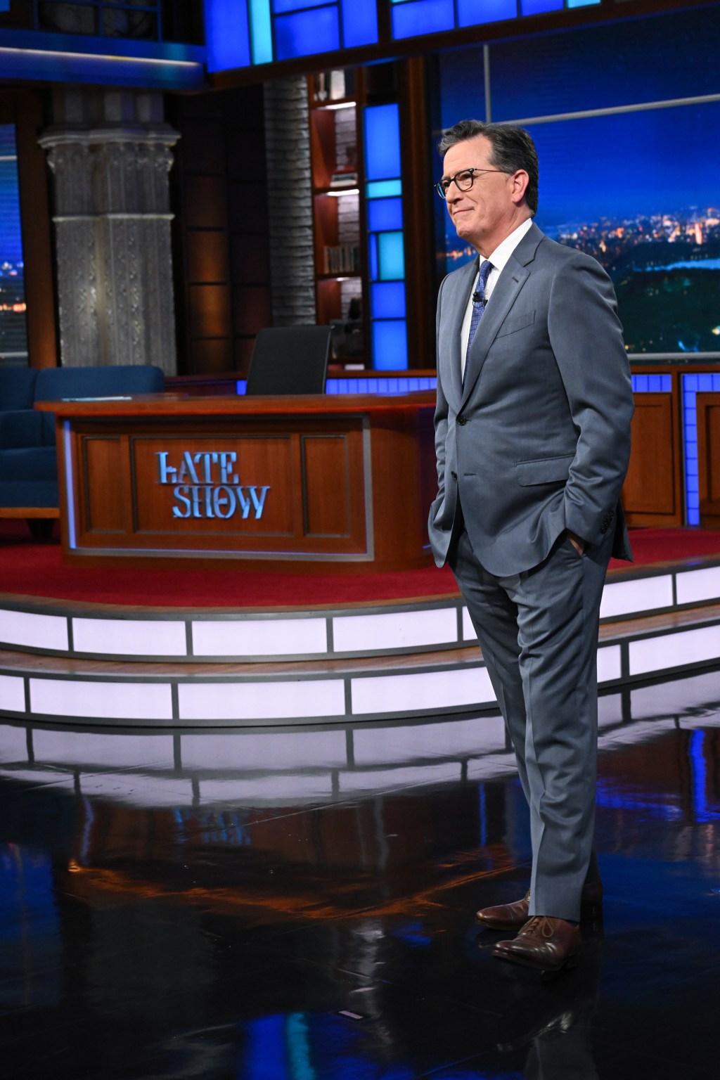 John Oliver reacts to ‘Late Show with Stephen Colbert’ being canceled ...