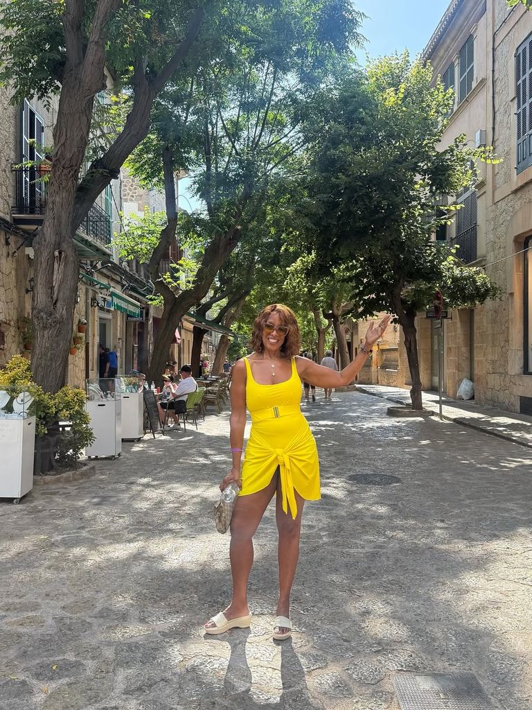 Gayle King shows off hourglass figure in bright yellow bathing suit
