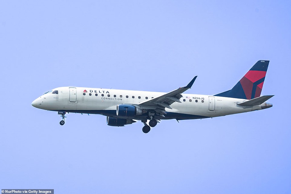 How Delta jet avoided mid-air collision with military B-52 bomber