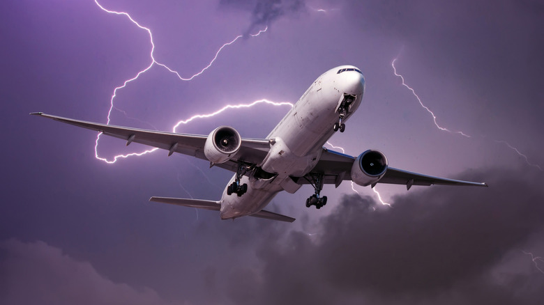 3 Common Causes Of Airplane Turbulence