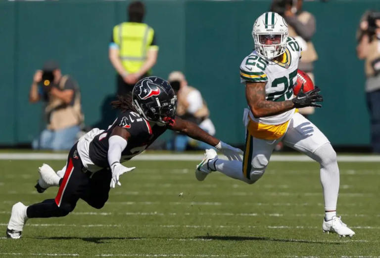 Green Bay Packers: TE Tucker Kraft Tries New Position on Day 1 of Camp ...