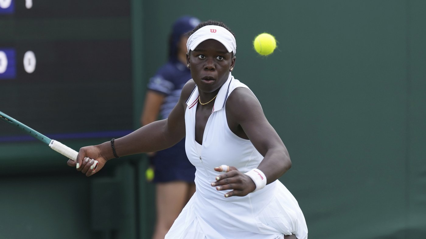 Canadian tennis players Mboko, Fernandez win opening matches at Citi Open