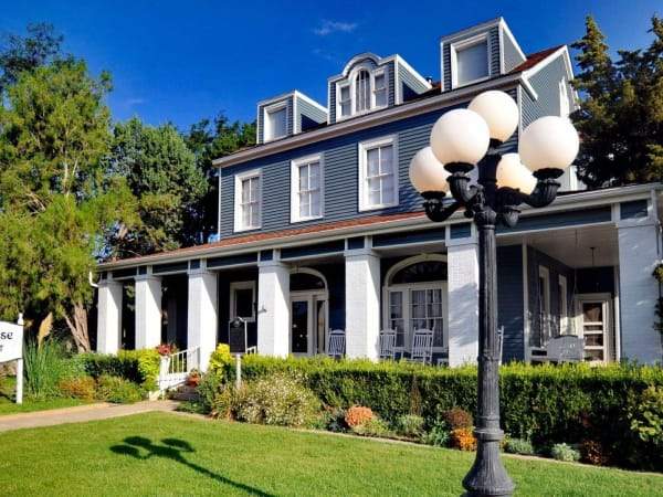 Visit these 6 Texas inns and B&Bs filled with history and secrets