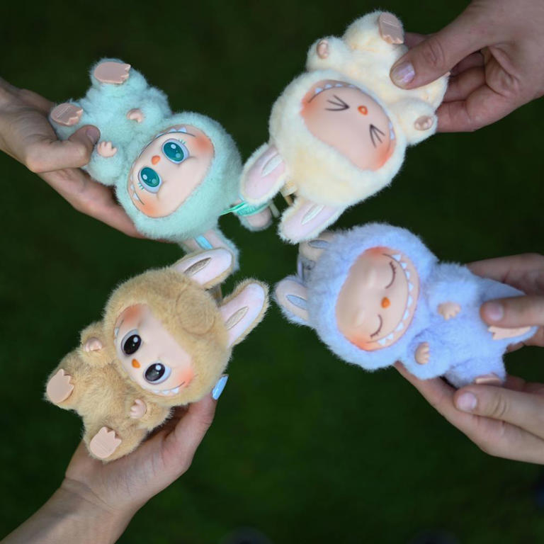 Vergesst Monchichi und Tamagotchi: Labubu-Hersteller eröffnet zwei ...