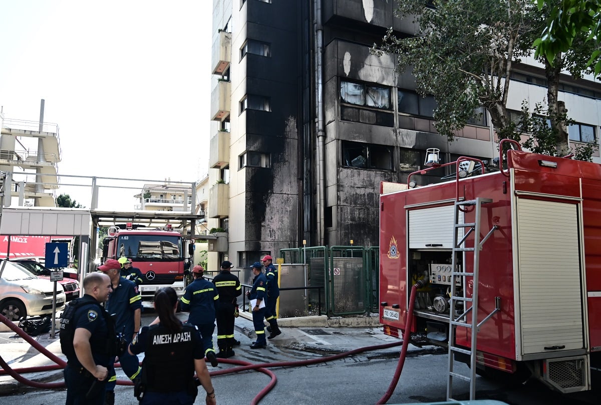 Χολαργός: Τέθηκε υπό έλεγχο η φωτιά στο νοσοκομείο Metropolitan