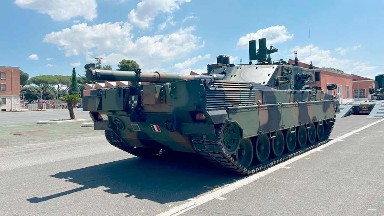 Italia mottar sin første moderniserte Ariete C-2 stridsvogn etter 30 år