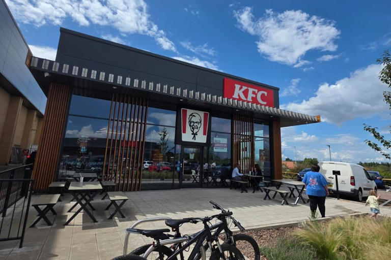 Leamington Shopping Park's new KFC site quietly opens to the public