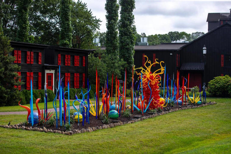 Need an excuse for a trip to Maker's Mark? Chihuly exhibit is back and bolder